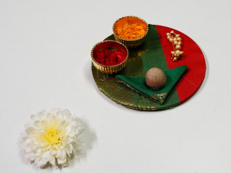 Makar Sankranti 2026: Elegant Gift Ideas for Vaans & Festive Hampers